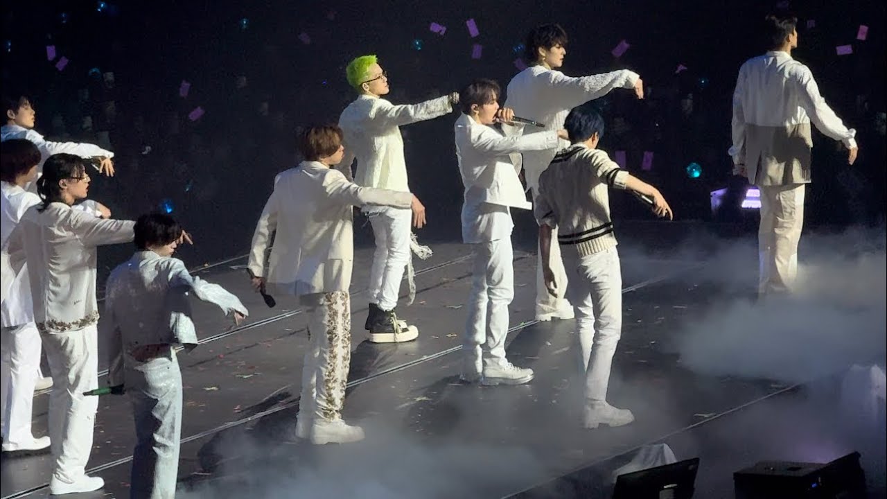 240622 TREASURE - HOLD IT IN (TREASURE RELAY TOUR [REBOOT] IN KL) - YouTube