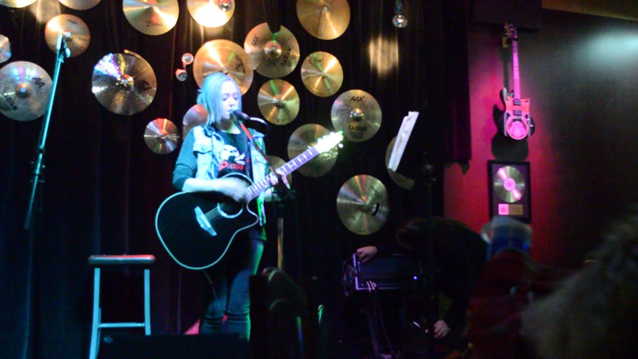 01 Paige Kopp - Coral Fang (The Distillers Cover) (Acoustic Punk Night ...