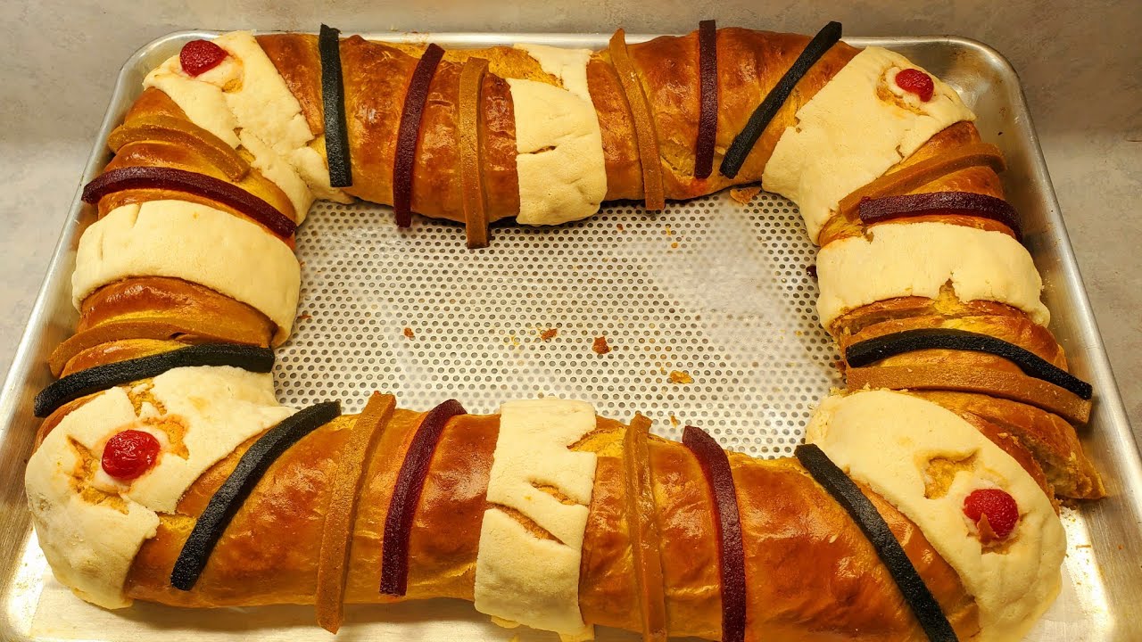 como hacer rosca de reyes en masa danés - YouTube