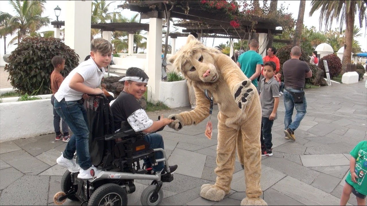 Kitwana Lion's Public Fursuiting Fun in Tenerife - YouTube