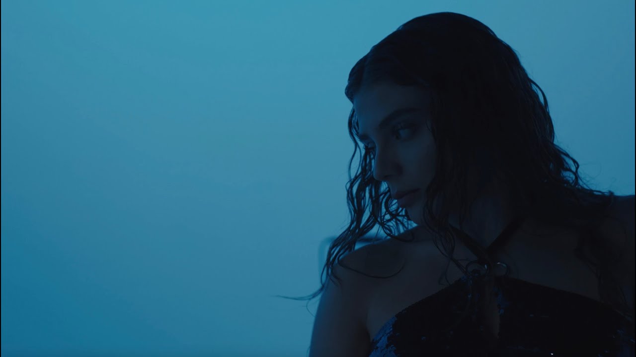 Maëlle - En attendant (live acoustique) [official audio] - YouTube