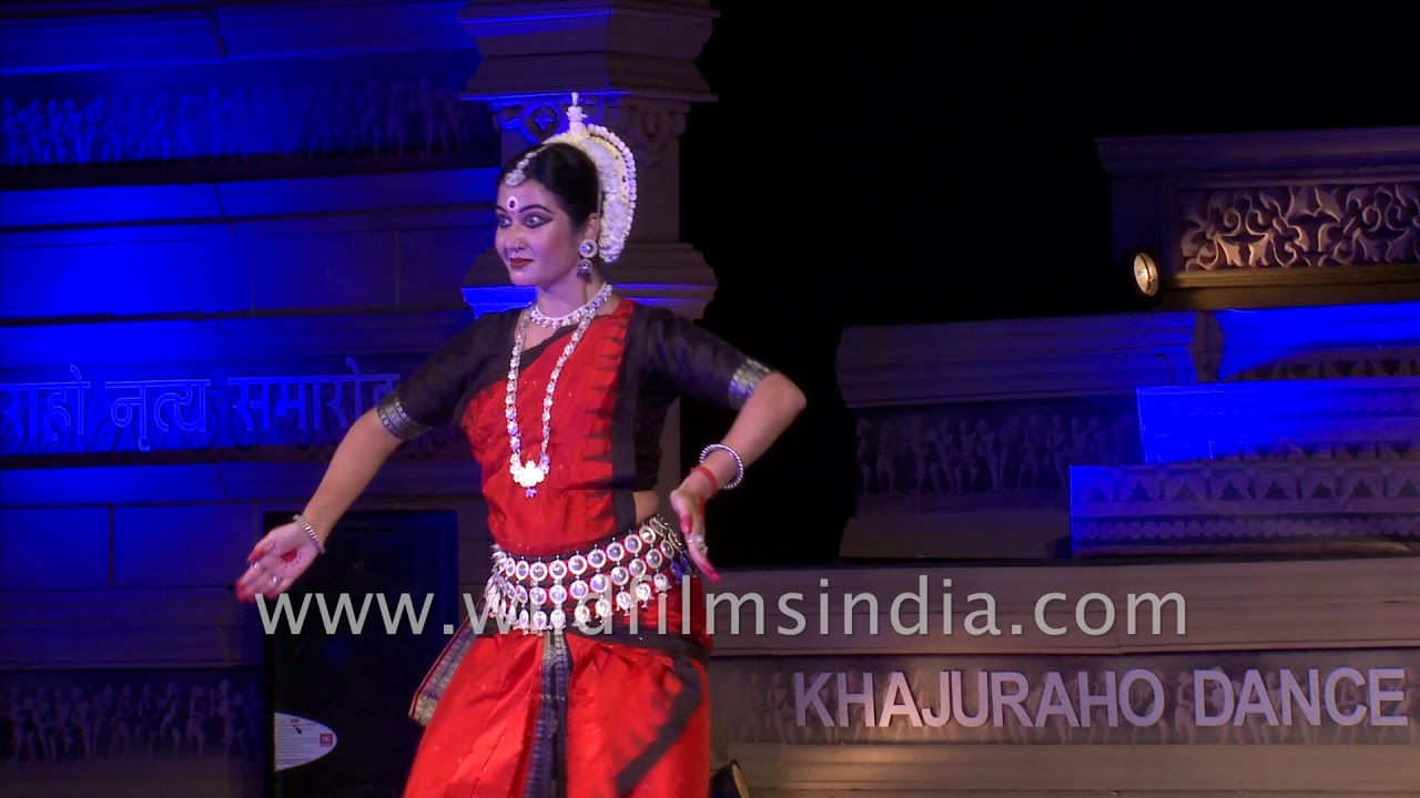 Lipsa Satpathy performs Odissi dance form | Khajuraho Dance Festival 2019 - YouTube