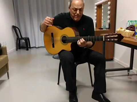 Toquinho - Tocando uma das melhores Sinfonias - YouTube