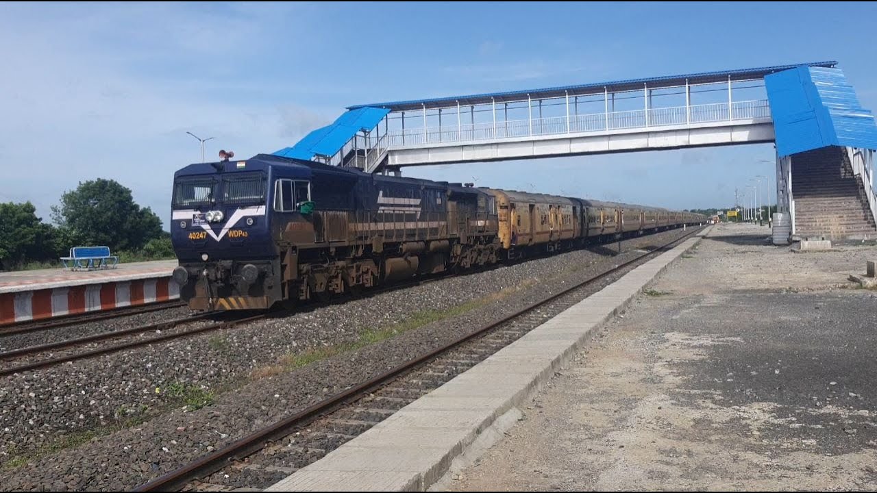 17057- Devagiri Express (ICF Version) skipping Limbgaon Station with ...