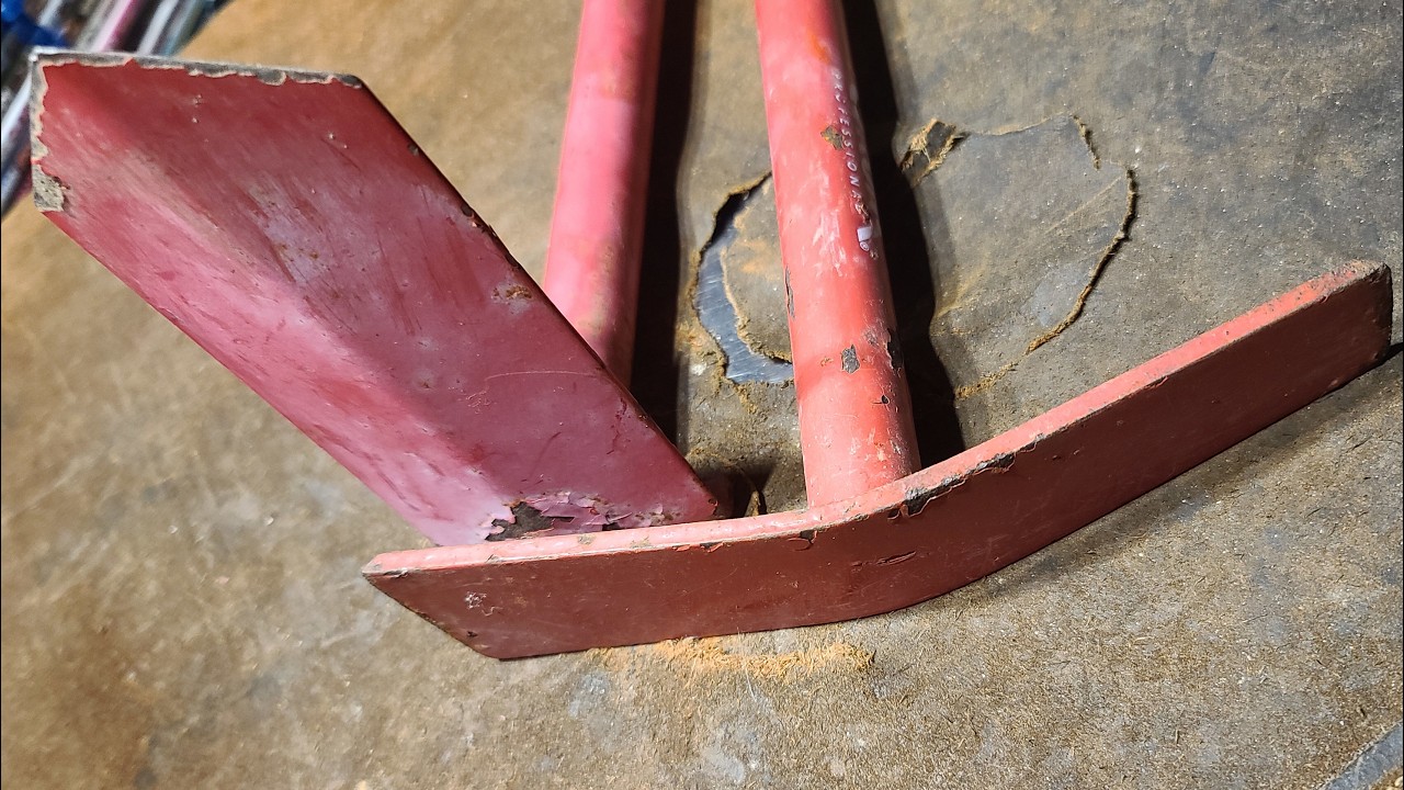 Corona Heavy Duty One Handed Pick Axe & Right Angle Trowel Review - YouTube