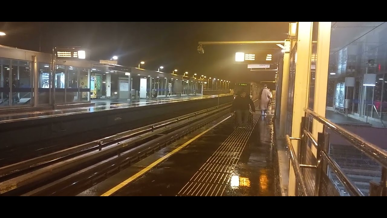 #053 RET metro lijn D vertrekt van poortugaal - YouTube