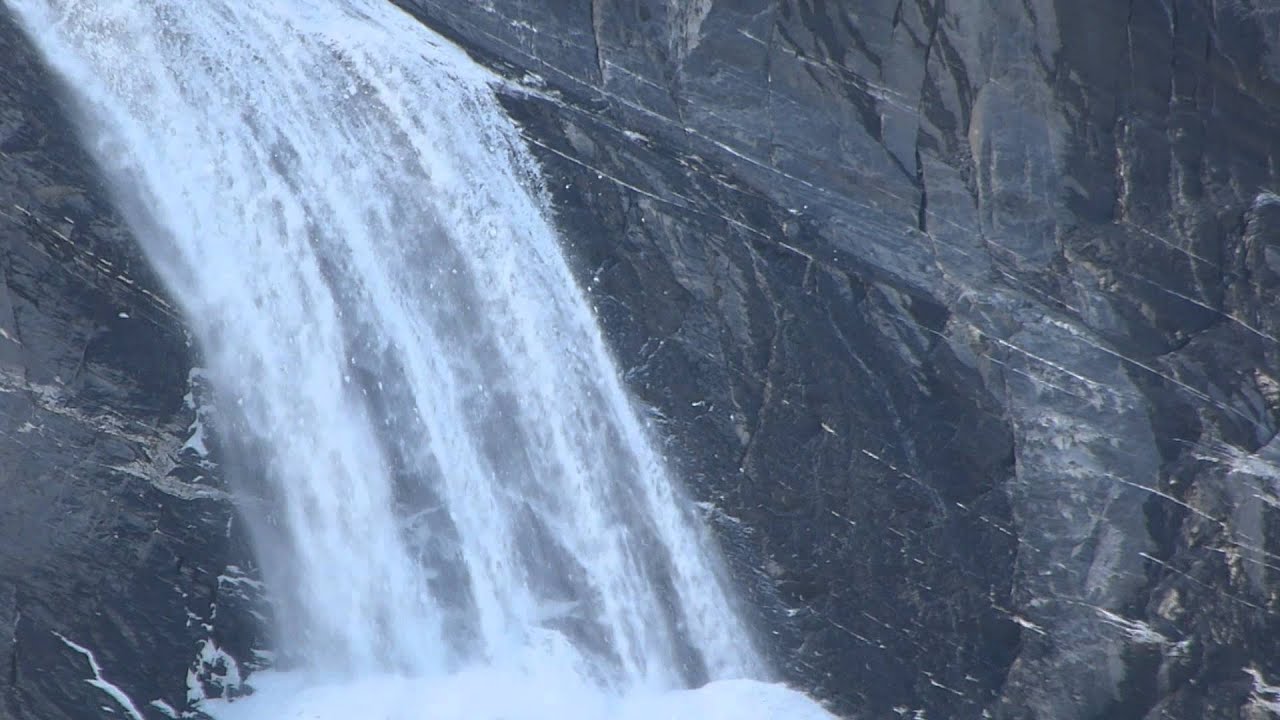 Der Gletscher kalbert - YouTube