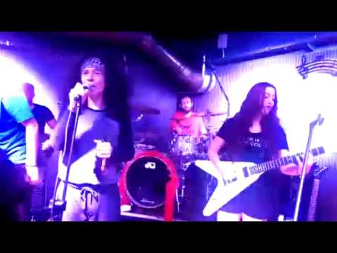 Yalan Dostum - Umay (Kurban ile aynı Sahnede) (Ankara IF, 22.09.2016)