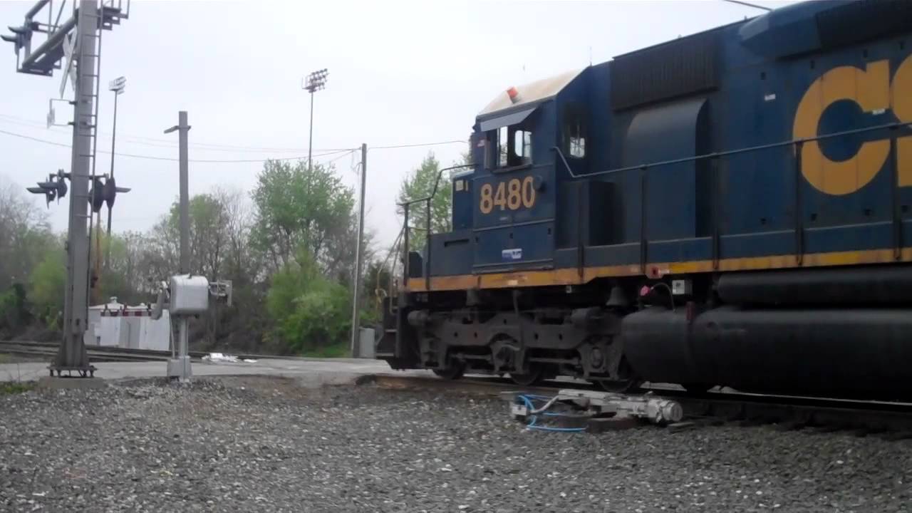 Full Throttle Action: CSX 8480 and CSX 8487 Work Avon Yard - YouTube