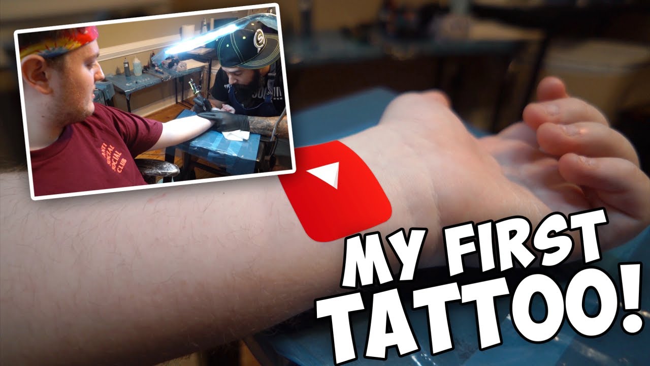 MY FIRST TATTOO EVER - YouTube