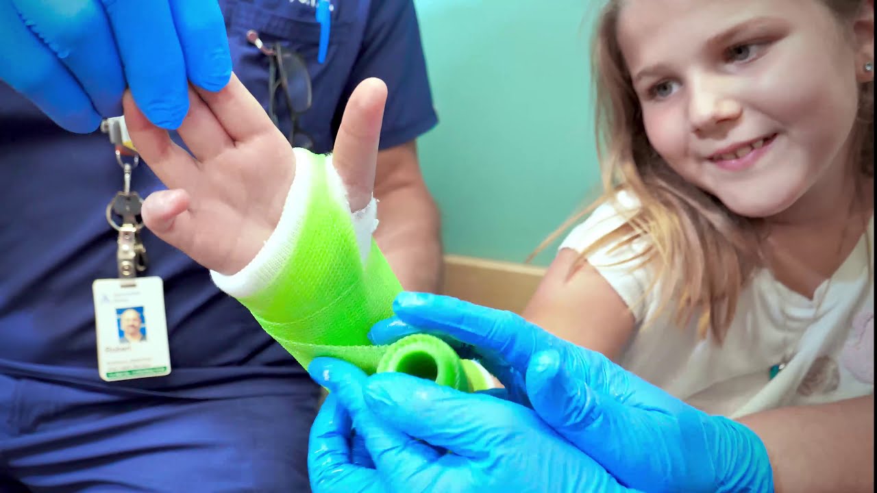 The Process of Putting on a Cast - Dr. Hilton Gottschalk - YouTube