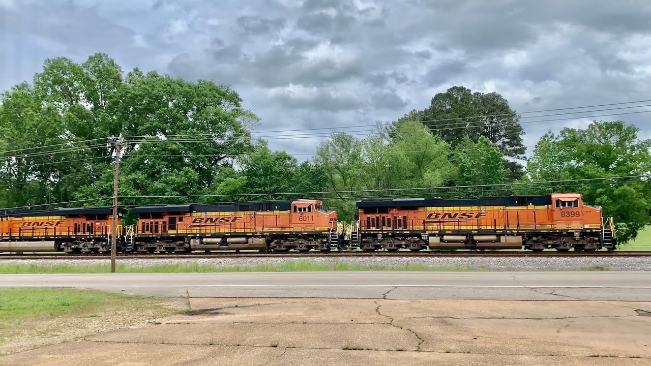 107- Bnsf Intermodal Freight Train 8399 - YouTube