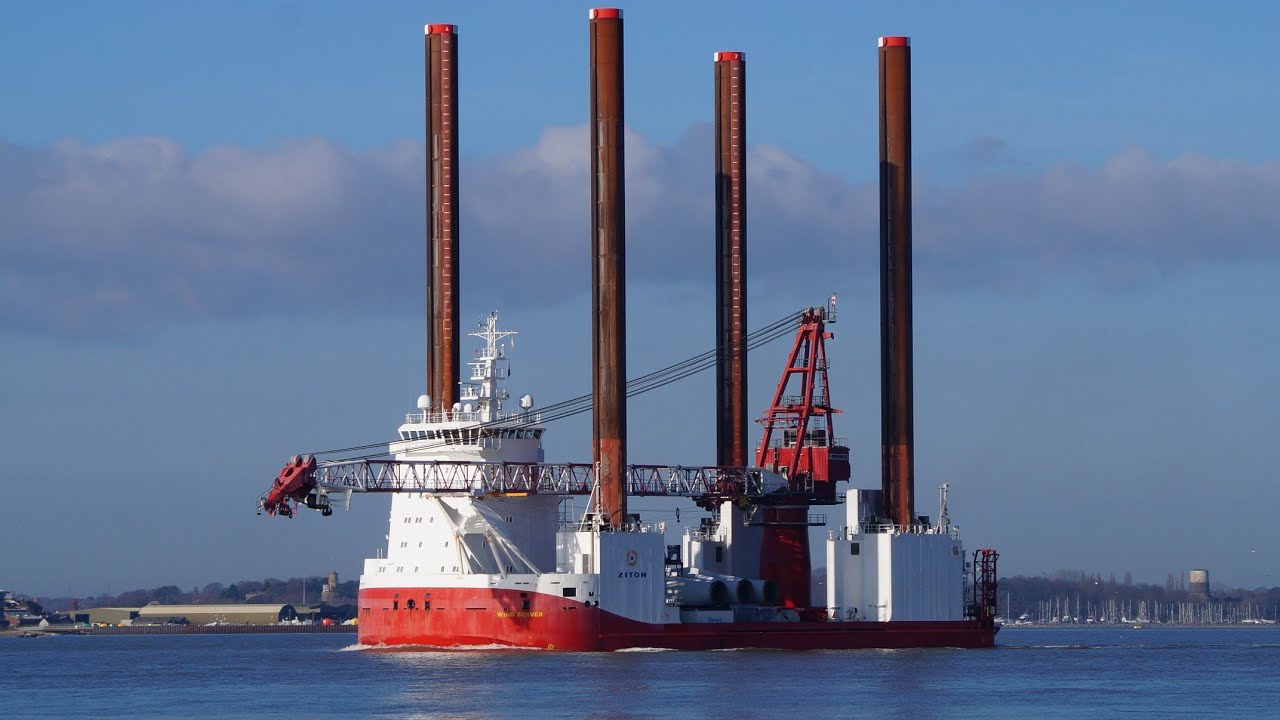 WIND SERVER - Offshore construction jackup outbound from harwich 21/1 ...