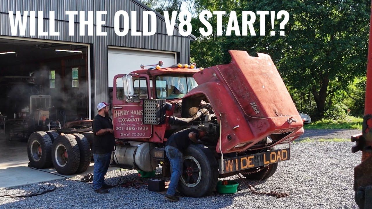 Starting The Build Of My Dream Truck! 1973 Mack R700 (V8 Mack!) - YouTube