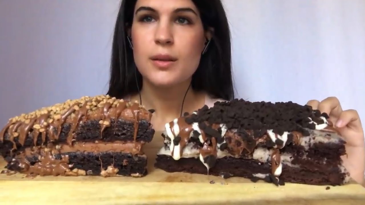 ASMeRi Eats ASMR chocolate nut Oreo cookies and cream cake Mukbang ...