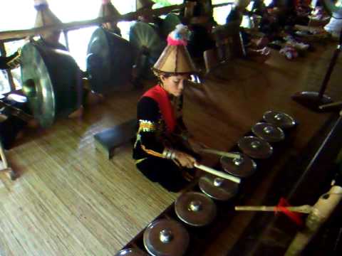 Malaysian Traditional Instruments LIVE - YouTube