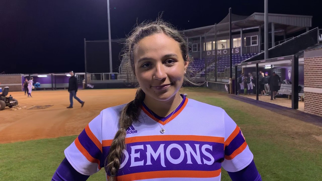 Alexis Perry clutch in sweep of SHSU - YouTube