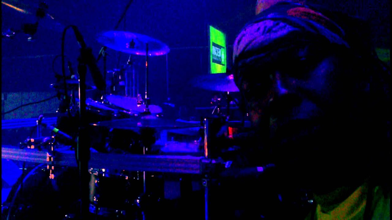 Squidly Cole on Drums.3gp - YouTube