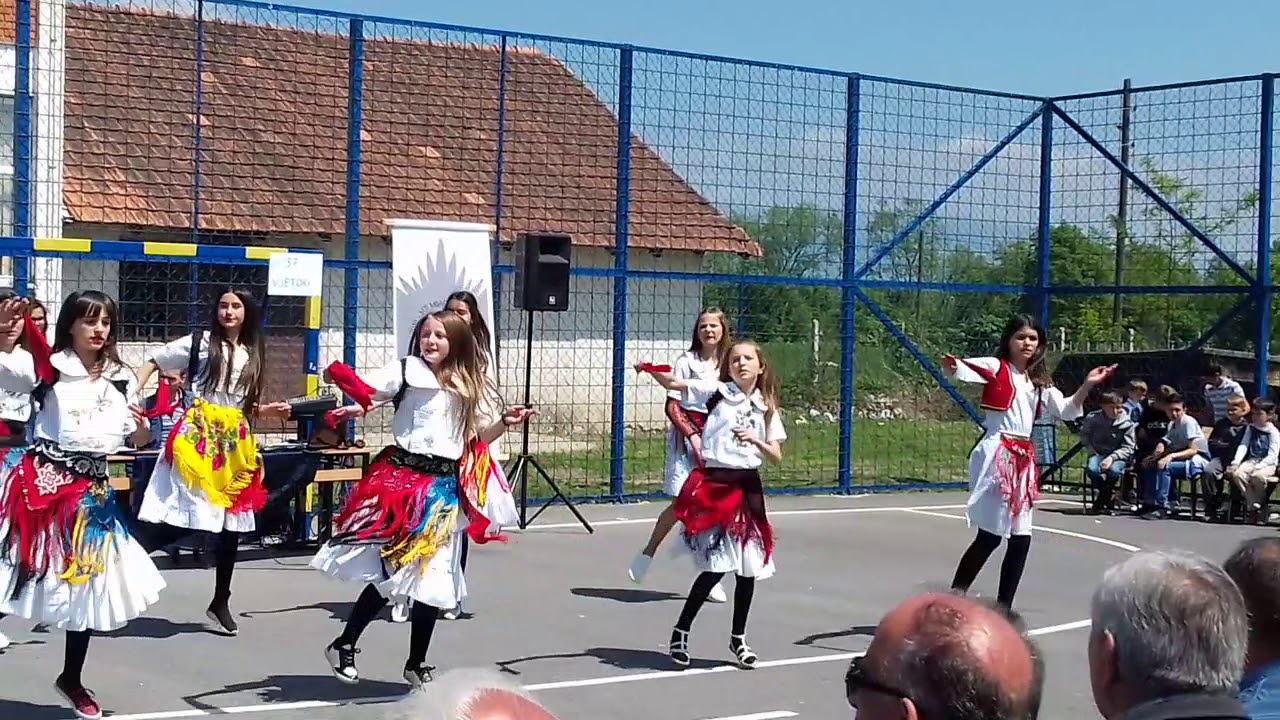 Vallja e rugoves, Shkolla fillore "Skenderbeu,, Treboviq.Valentina ...