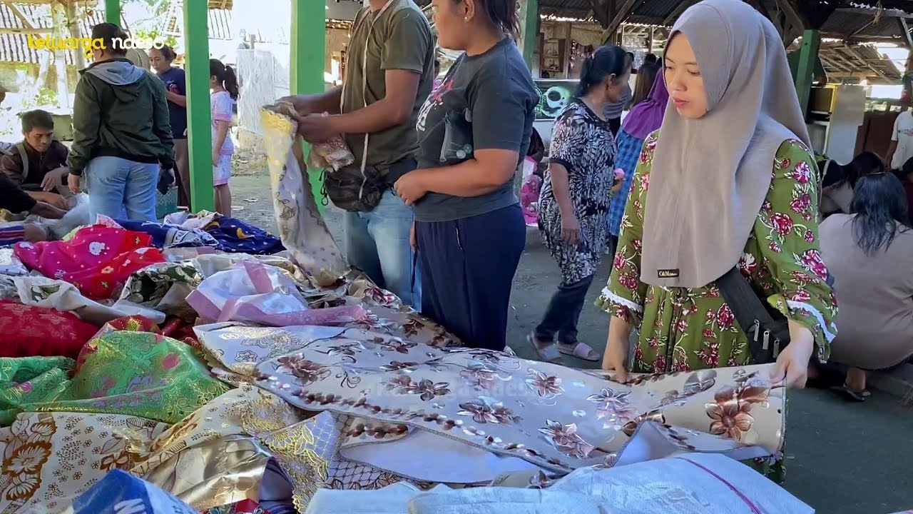 belanja ke pasar tradisional di bulan puasa, pasarnya rame banget ...