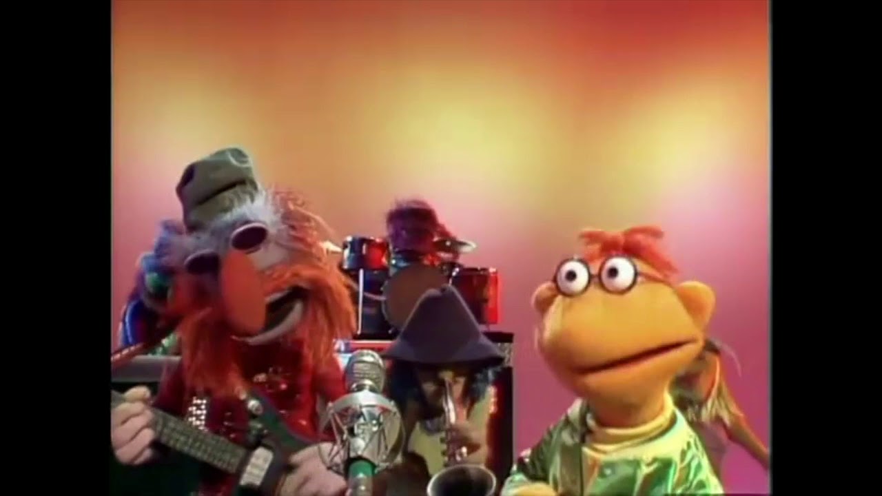 Muppet Songs: Scooter - Mr. Bass Man - YouTube