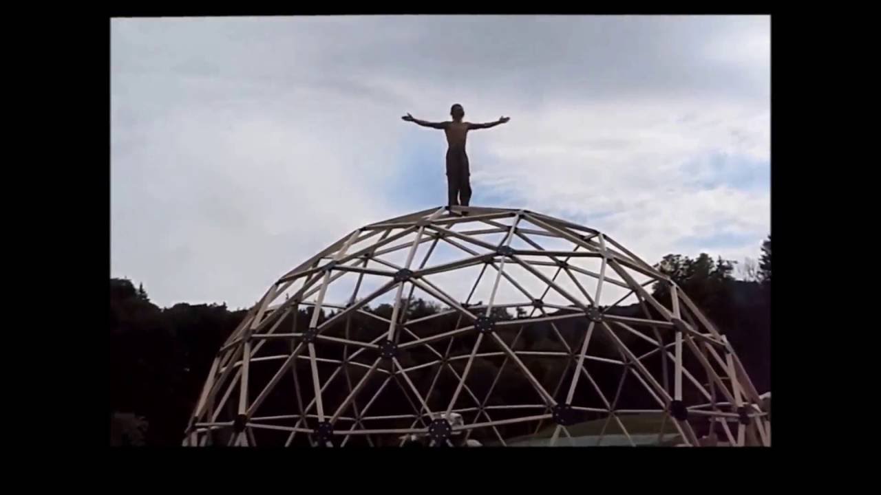 UDOMIA Geodesic Dome 4V 8 Meter Mondholz Oskar Maus Festivall - YouTube