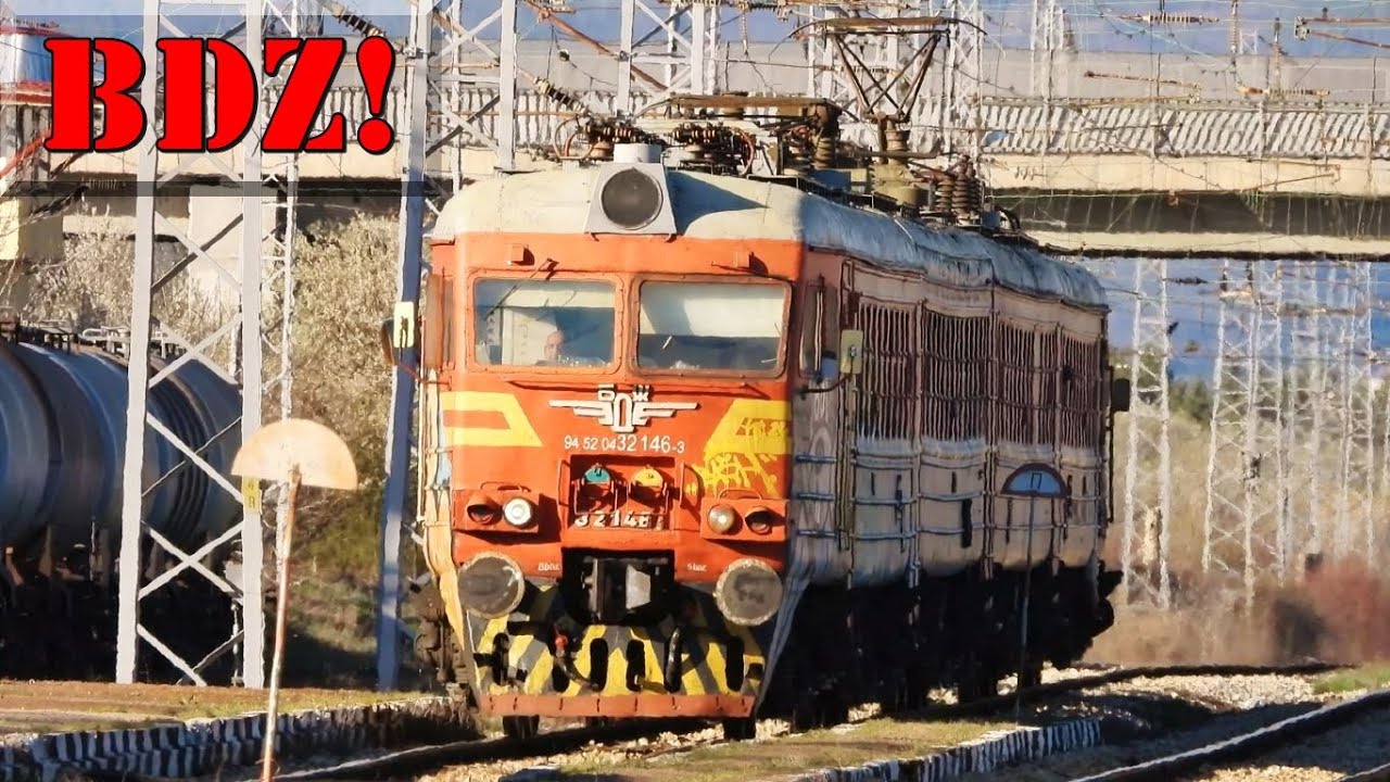 BDZ EMU 32 146 Meets Siemens Desiro 30001 at Iliyantsi Railway Station ...
