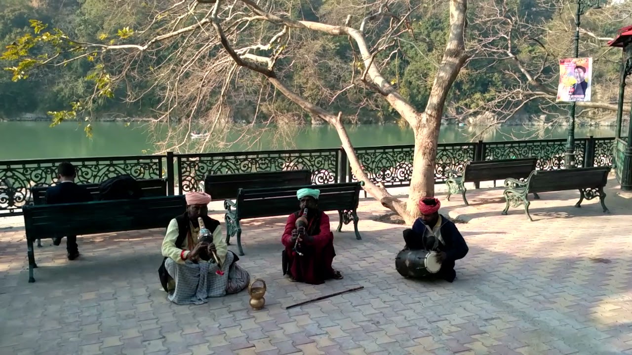 Traditional Indian street musicians in Rishikesh - YouTube
