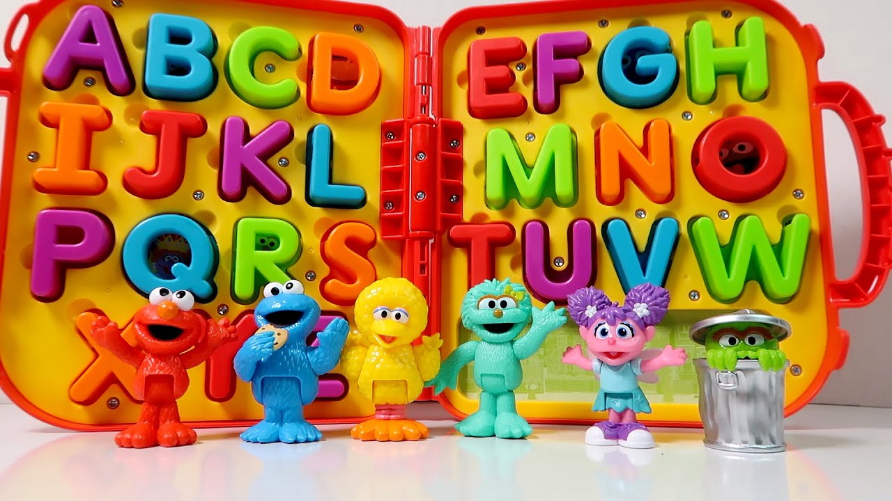 Learn to Spell with Elmo and Sesame Street Friends Alphabet Letter Set ...