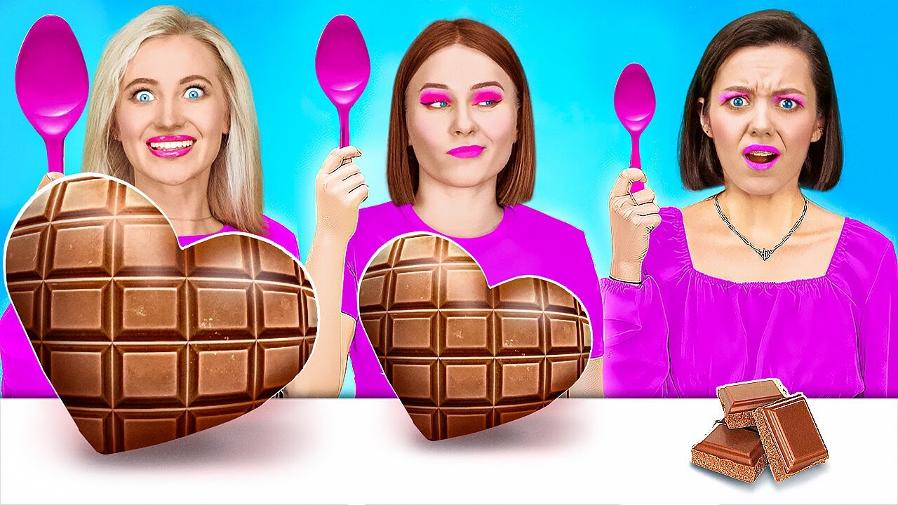 GIANT VS TINY FOOD CHALLENGE || Big VS Medium VS Small Plate! Last to ...