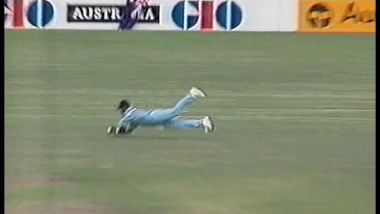 World Cup 1992. Classic Chris Lewis catch at backward point to dismiss ...