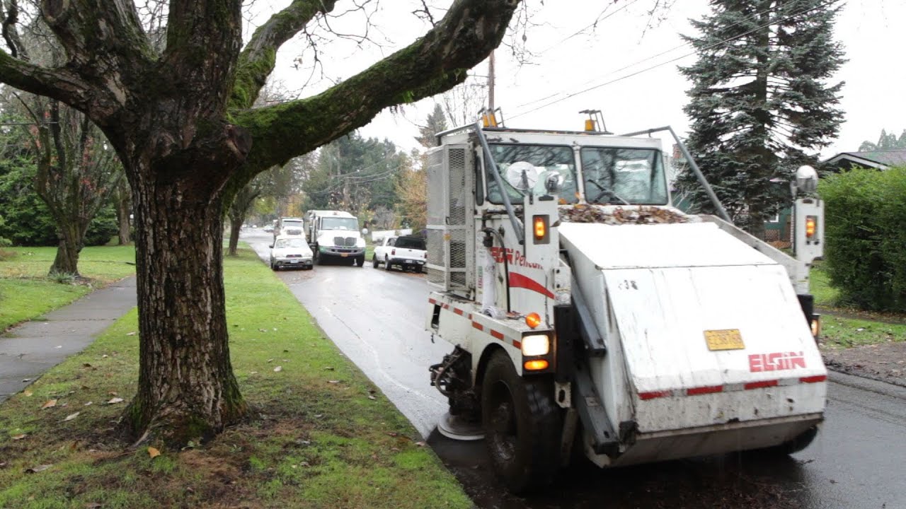 Street Sweeper Ride Along - YouTube