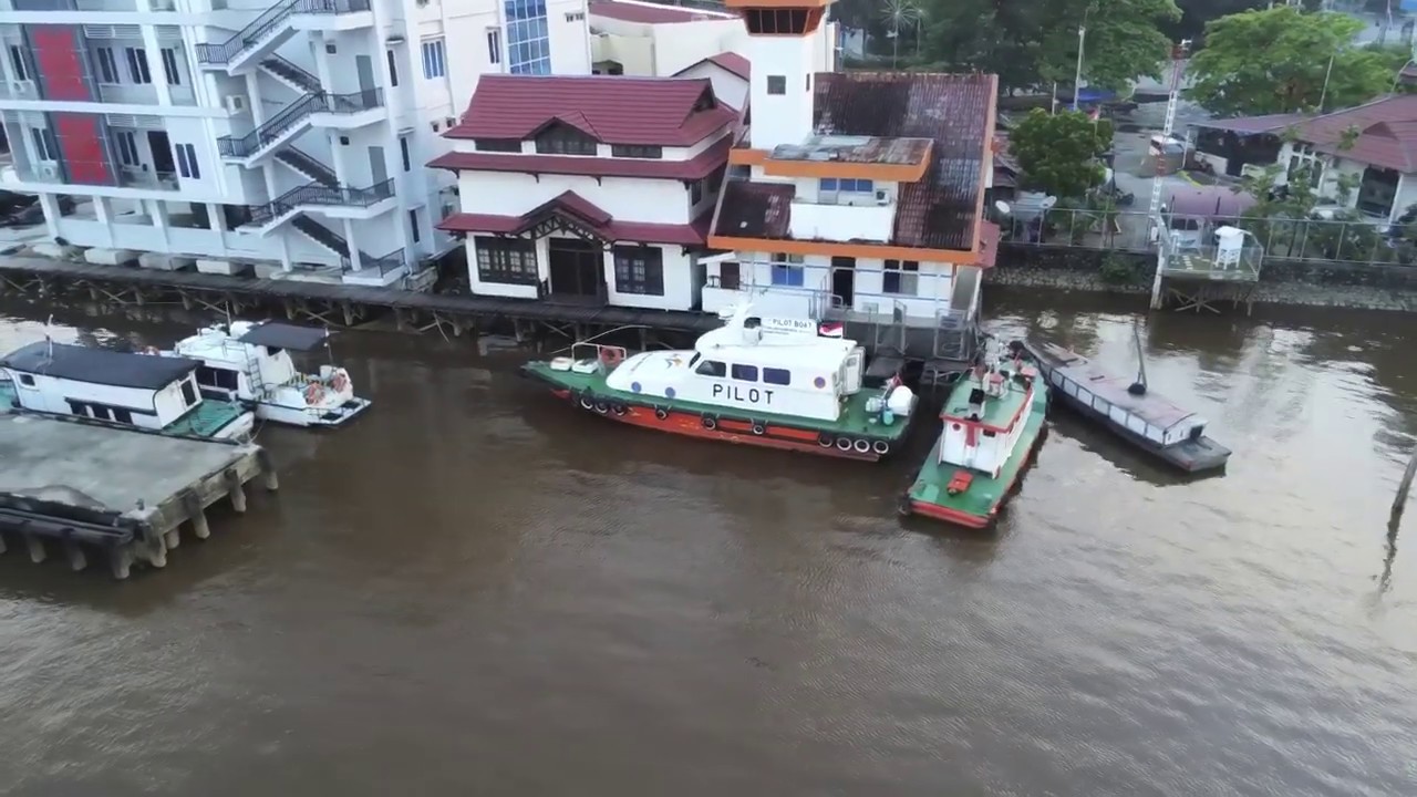 Pontianak Harbour - YouTube