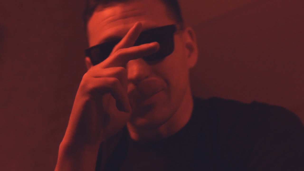 M DOLLA ft HASON - MONEY ON THE WAKE UP - YouTube