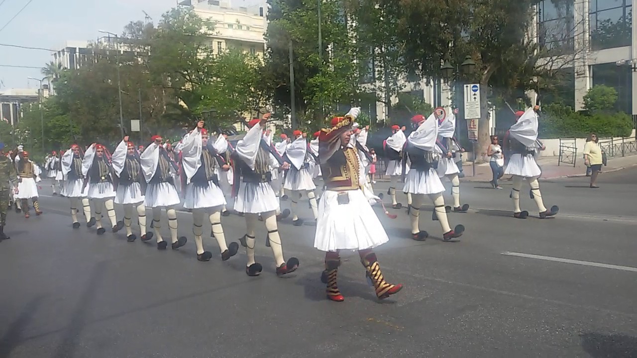 Αλλαγη προεδρικης φρουρας στο Συνταγμα, Τασος Μπ. 30 Απριλιου 2017 ...