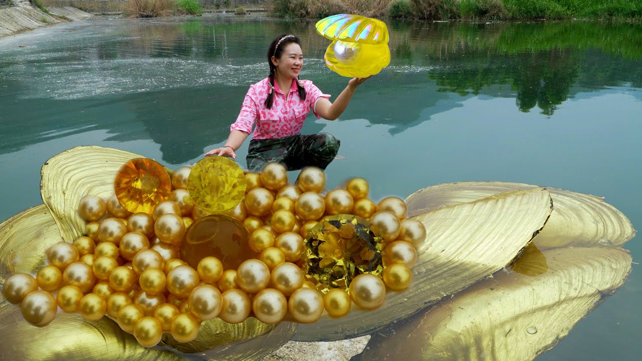 😱Sparkling golden giant clams with precious and charming golden pearls ...
