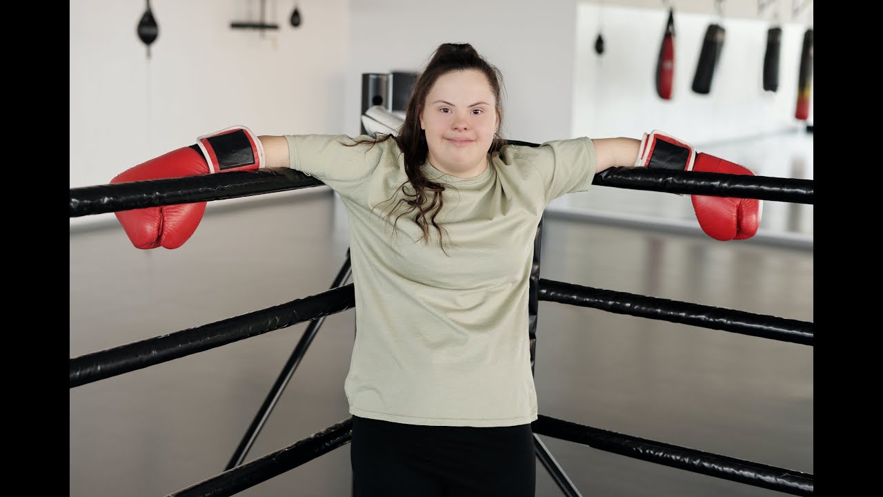 ROK-C - vs Raychell Rose - boxing Indian girl - #boxing - YouTube
