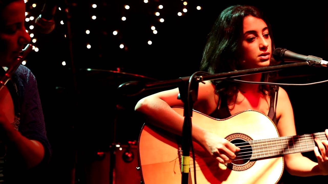 Michelle Bliman, Sofía Carelli - Waiting In Vain - YouTube