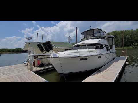 Carver 42 Aft Cabin, Walk Around - YouTube