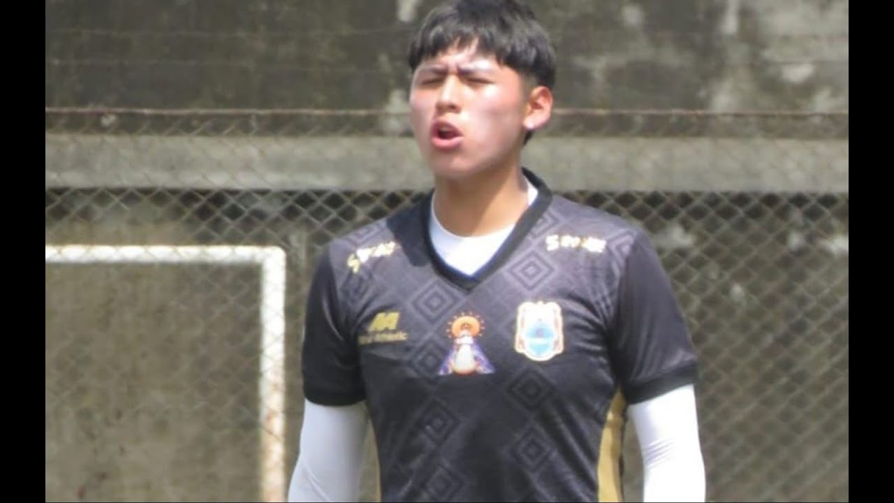 Frank Roque, joven guardameta del Juventud Unión Soratira de San Antón ...