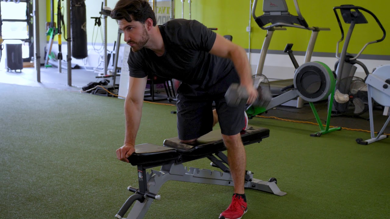 How to do a One Arm Reverse Dumbbell Fly - YouTube