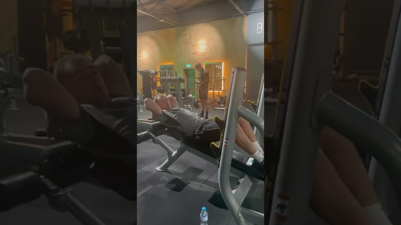 Leg raises on decline bench - YouTube