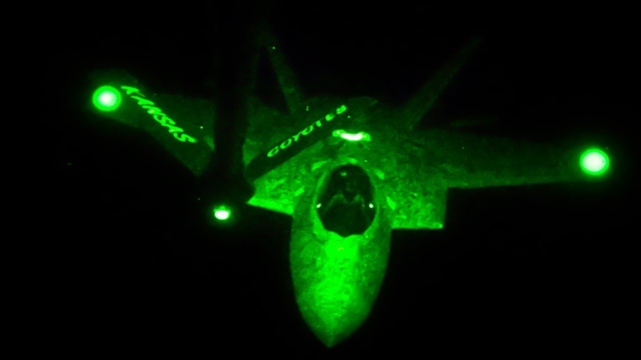 F-22 Raptor Aerial Refueling At Night - YouTube