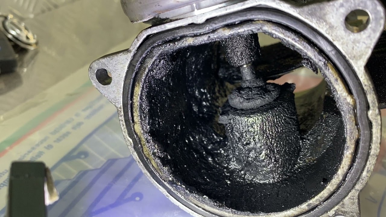 Dirty EGR Valve Touareg 7L R5 TDI - 070128070F - YouTube