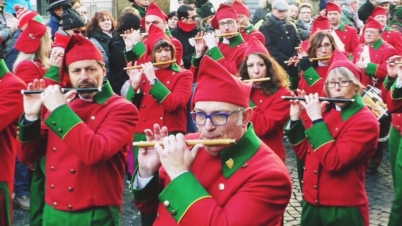Pifferi e tamburi al Borghetto - Carnevale Ivrea 2016 - YouTube