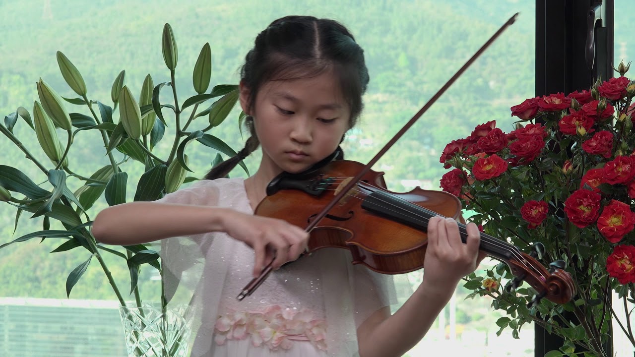 Hanna Loo (9) Saint-Saëns' Swan - YouTube