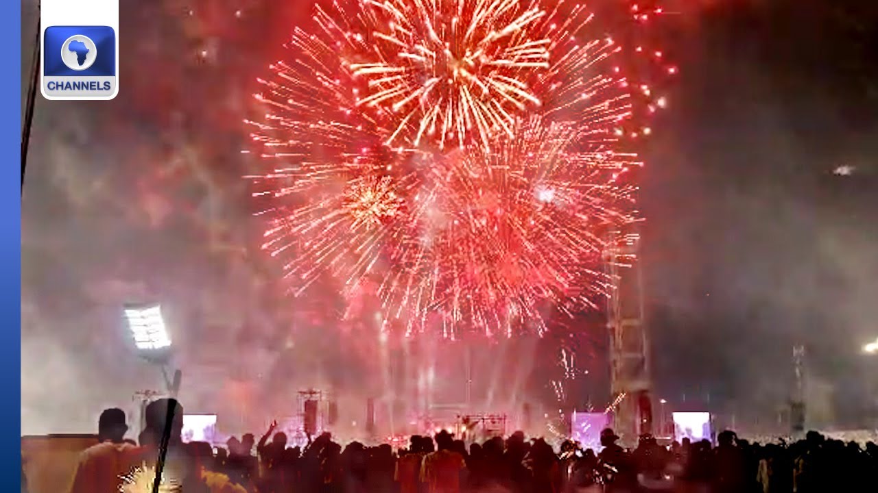 Fireworks Light Up The Sky Over TBS In Lagos As Lagosians Usher In 2025 ...