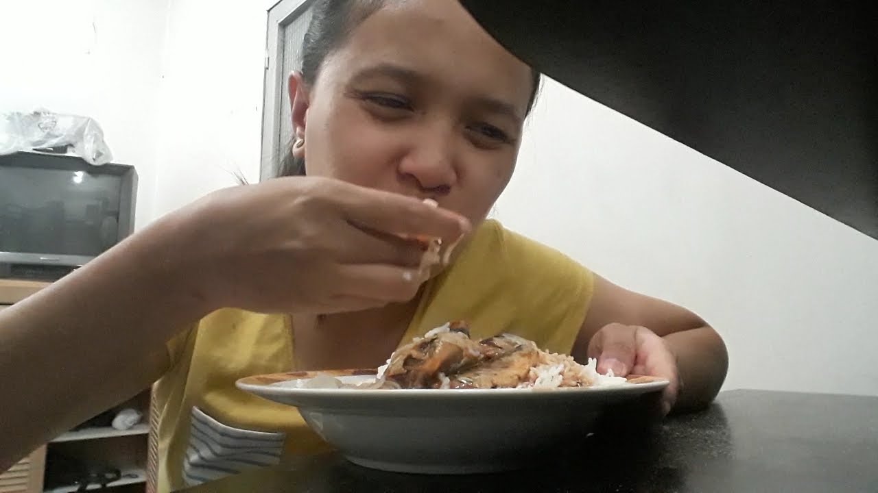 Let's eat rice with ligo sardines .!!😋😋😋 - YouTube