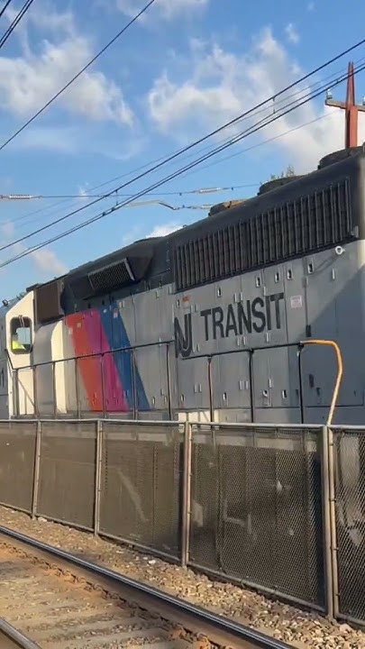 NJT YD-43 passing Maplewood,NJ with NJT 4301 leading - YouTube
