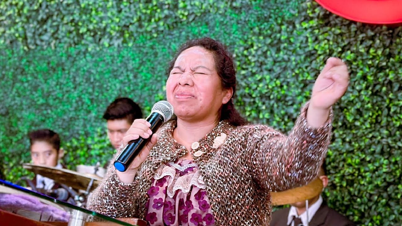 Solista Maria Tecun 😭 Con Plumas de Oro Mi Nombre Esta Escrito 🎶🙏 - YouTube